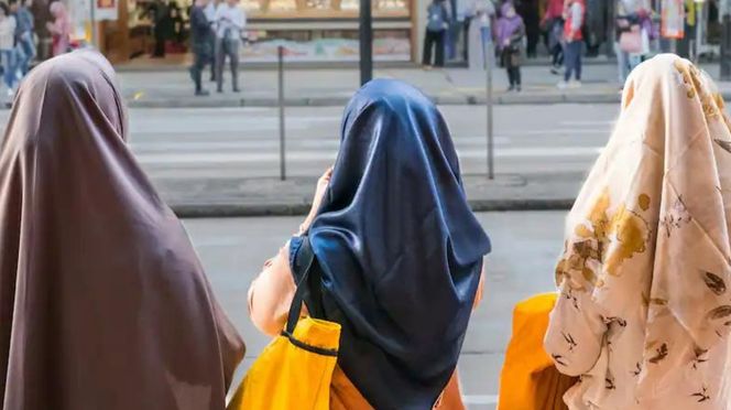 Iran : Une nouvelle campagne de surveillance du port du voile pour les ...