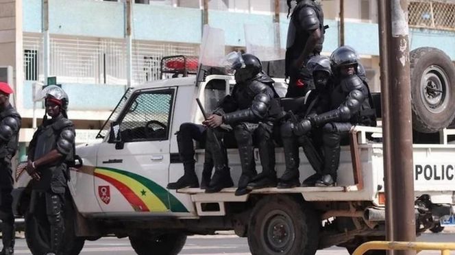 Tension à MSC Sénégal : Des clients mécontents alertent la police ...